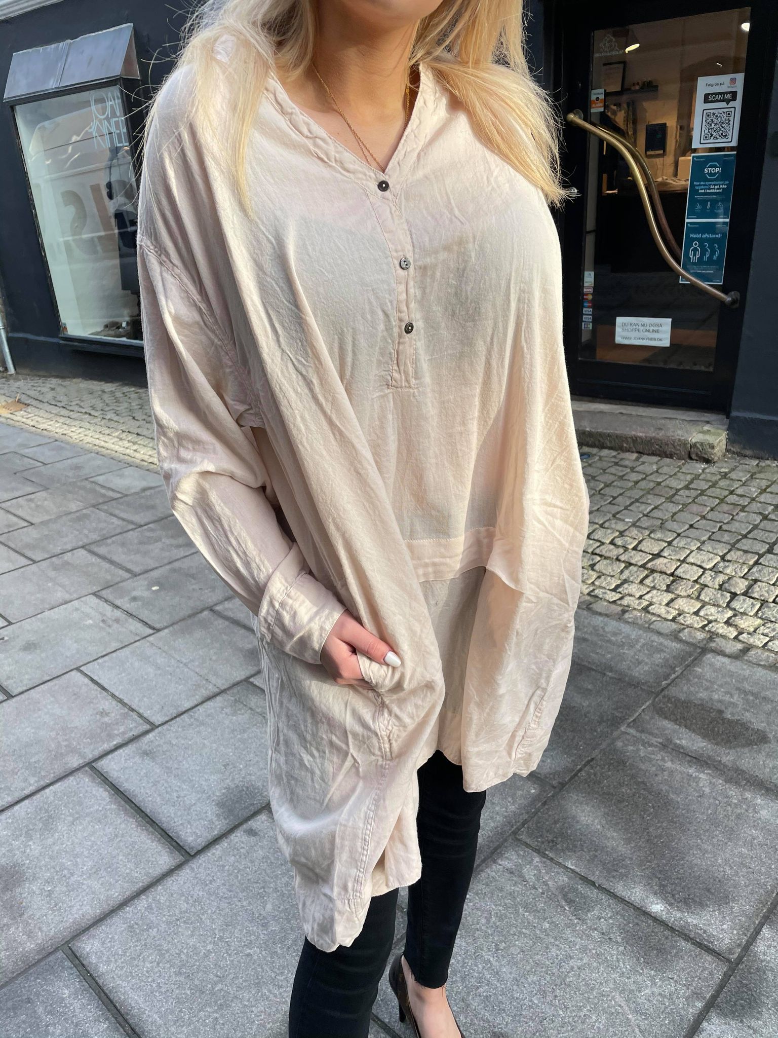 Rabens Saloner Arkiv - Joan Kyneb